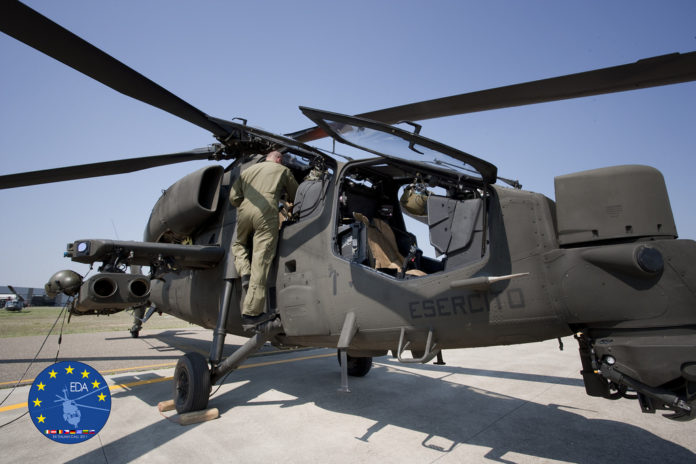 A129 COMBAT, versione con cannone 20 mm, cliente Esercito Italiano ...